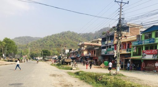 आठ जनामा कोरोना देखिएपछि मनहरी बजार पूर्ण रुपमा सिल